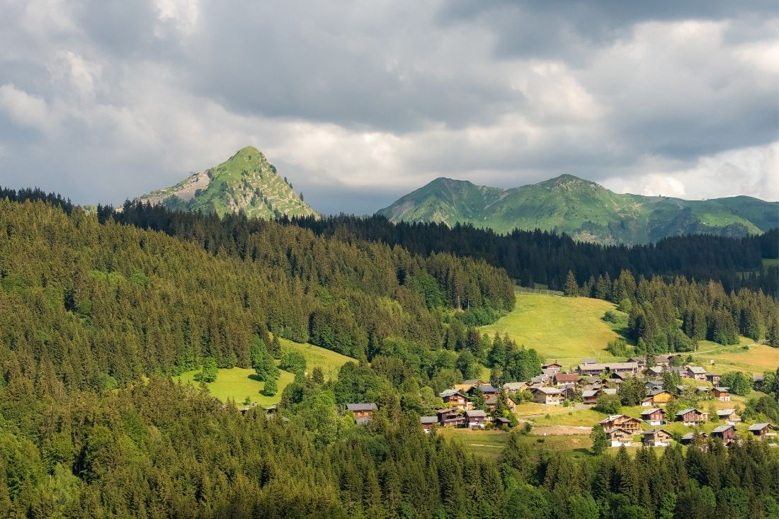 Summer Holidays in the Alps: The 4 BEST Summer Alpine Resorts (2024)