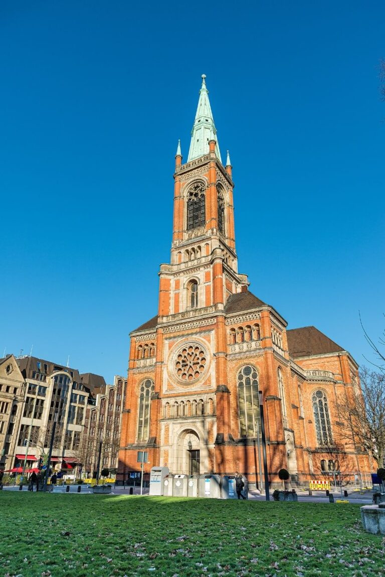 6 INCREDIBLE Day Trips from Dusseldorf, Germany (2025 Guide)